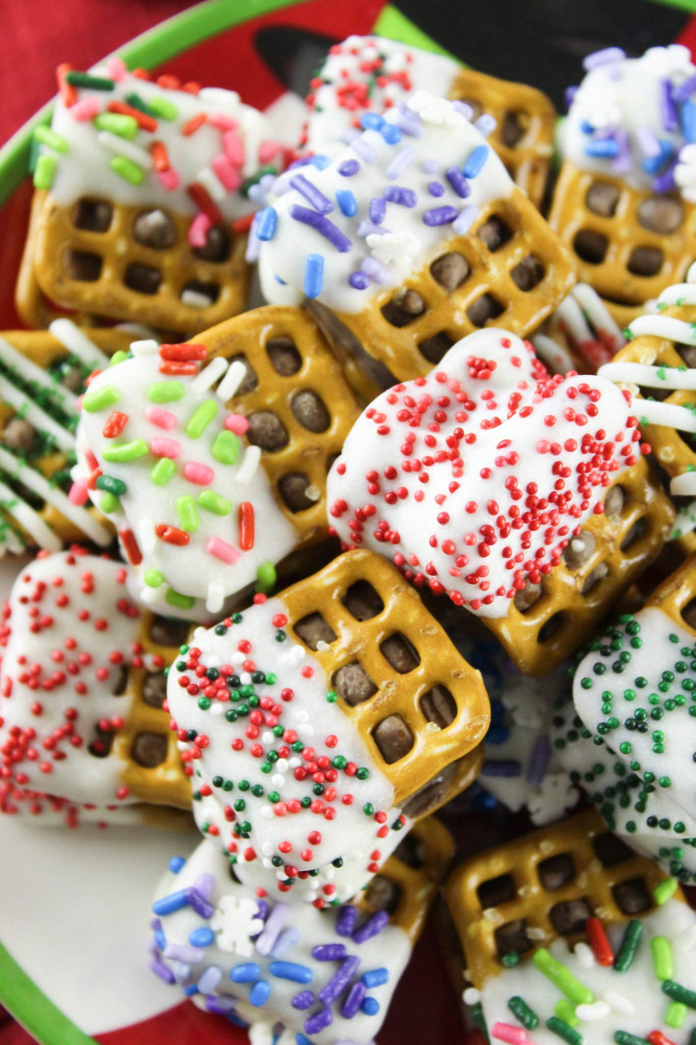 Candy Bar Pretzel Bites - Baking You Happier