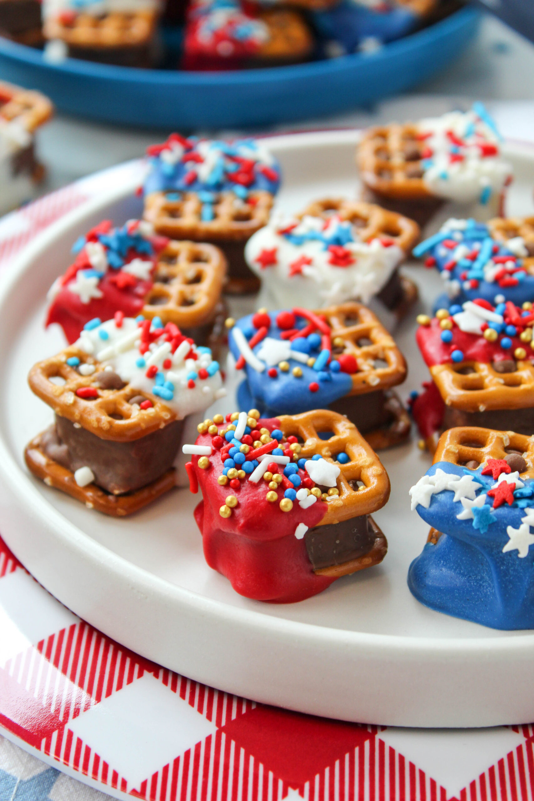 Patriotic Candy Bar Pretzel Bites - Baking You Happier