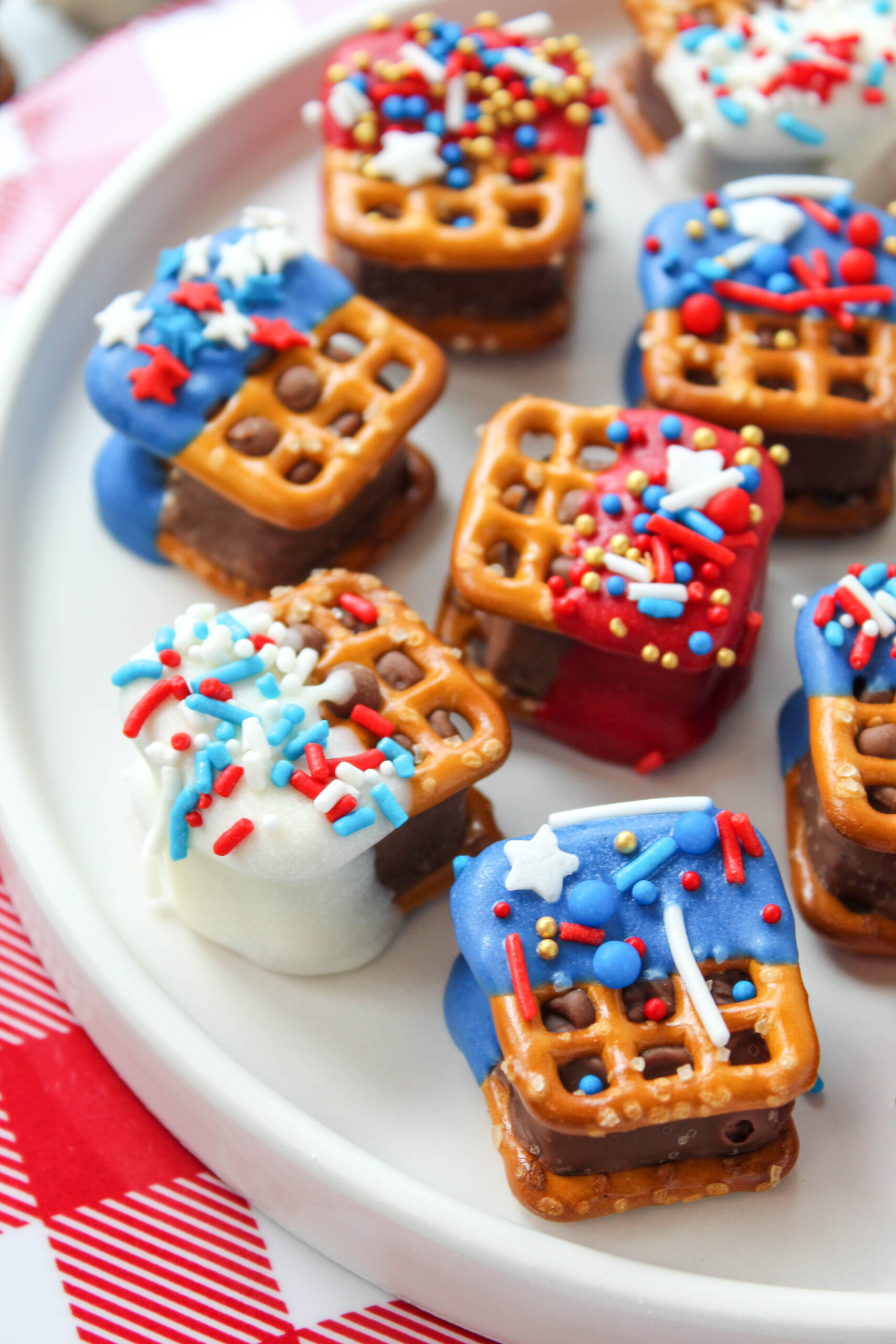 Patriotic Candy Bar Pretzel Bites - Baking You Happier