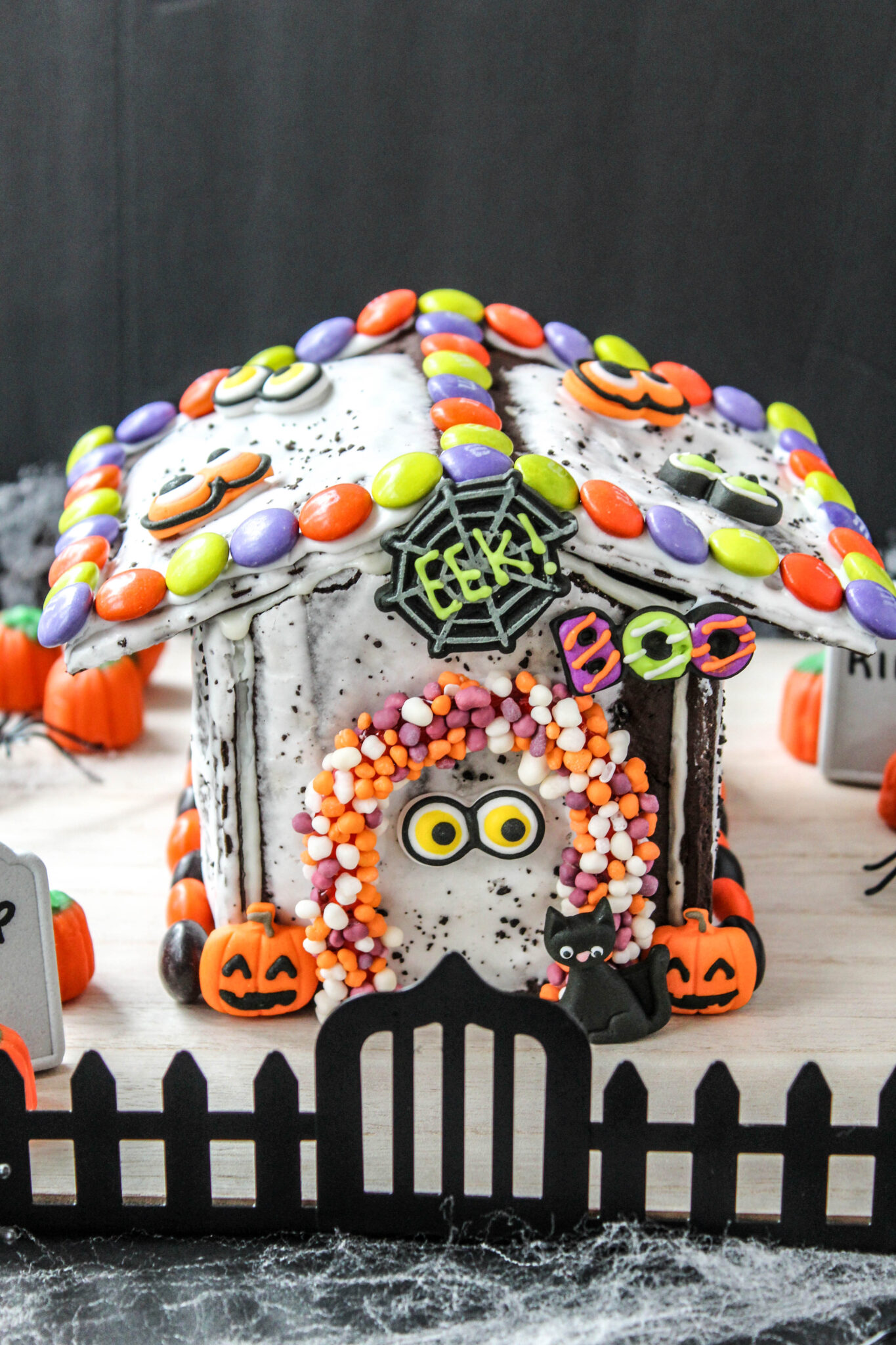Halloween Pop Tart Haunted House | Baking You Happier