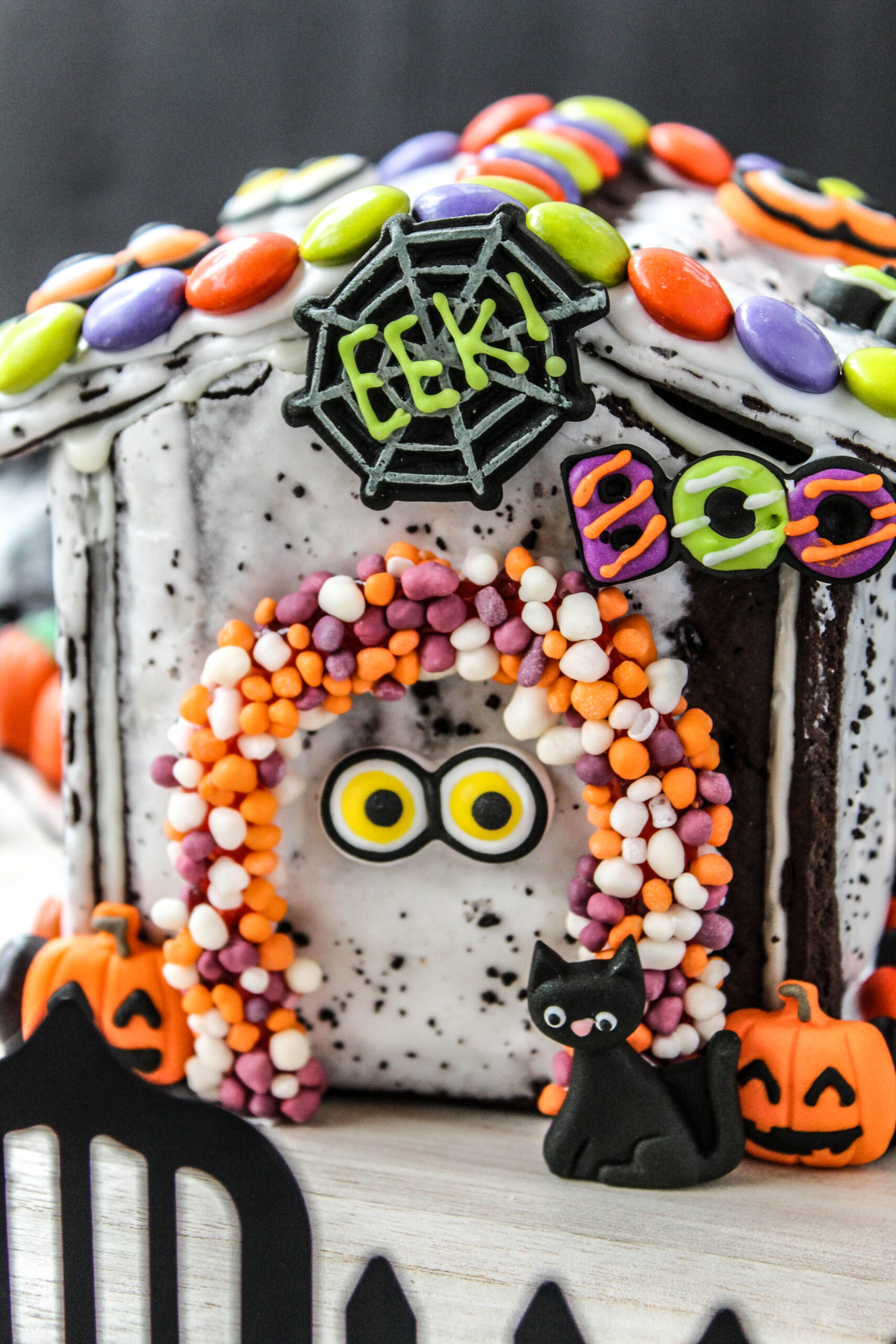 Halloween Pop Tart Haunted House | Baking You Happier