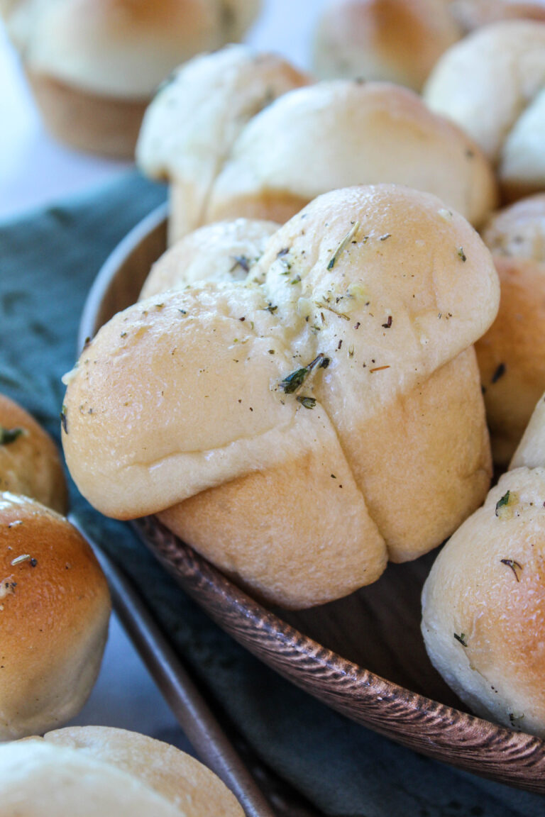 Cloverleaf Dinner Rolls - Baking You Happier