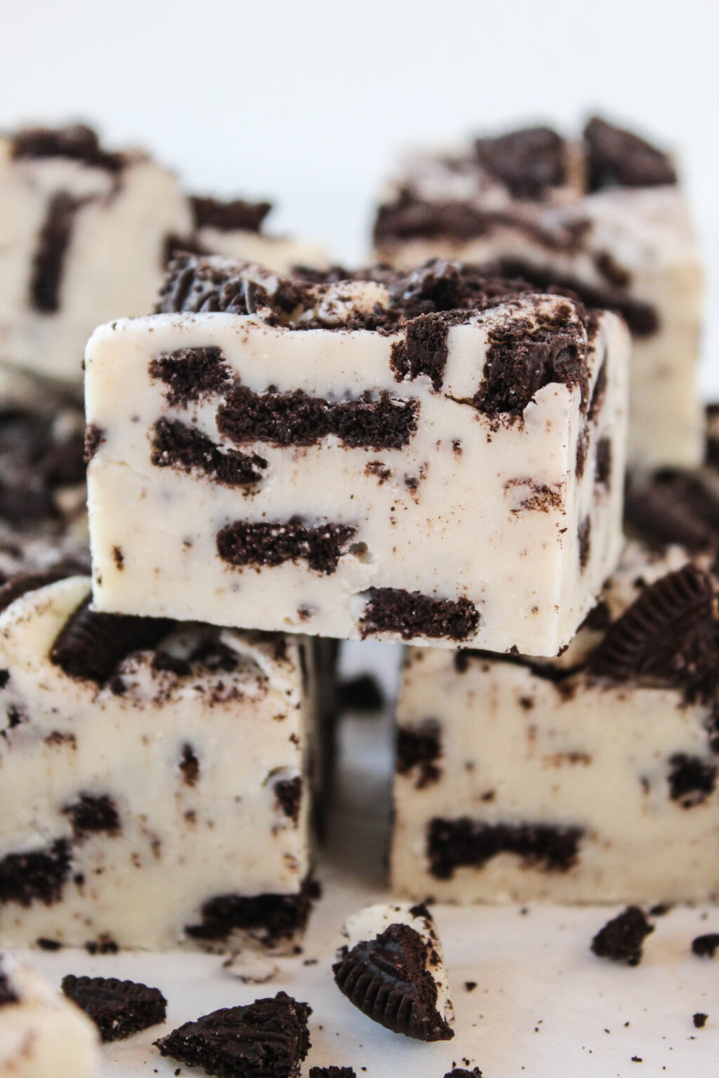 Oreo Fudge - Baking You Happier