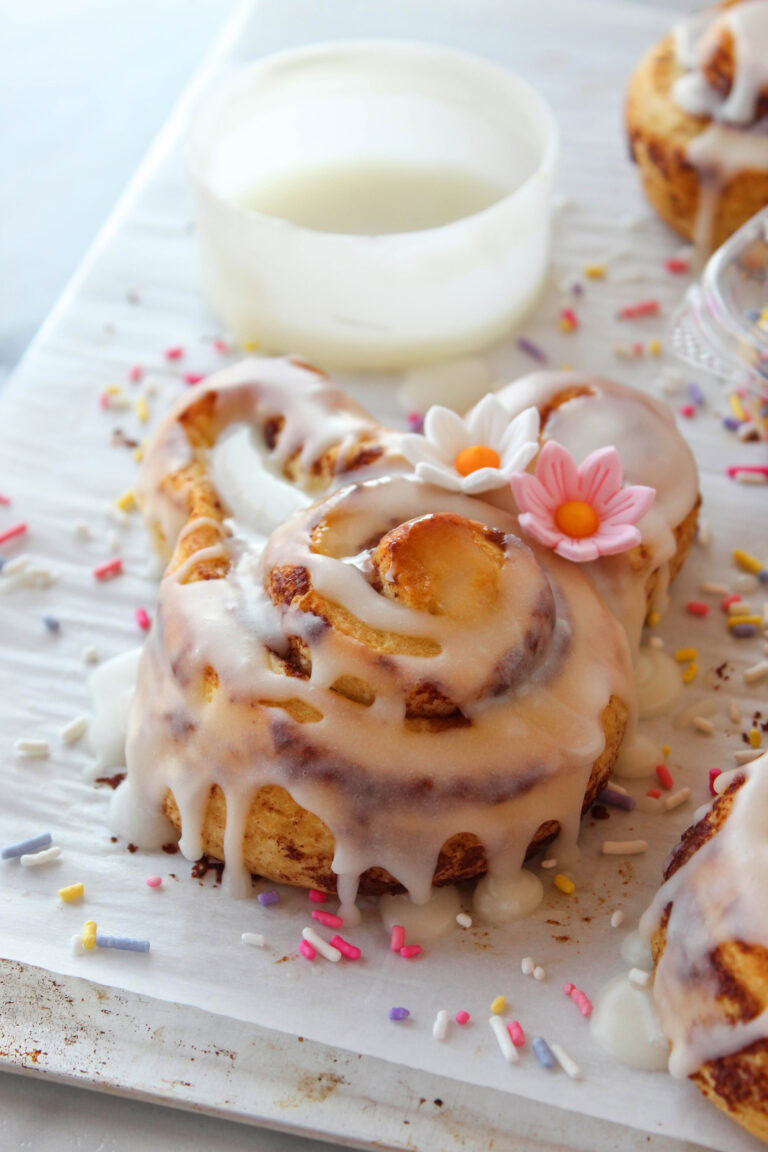 Easter Bunny Cinnamon Rolls - Baking You Happier