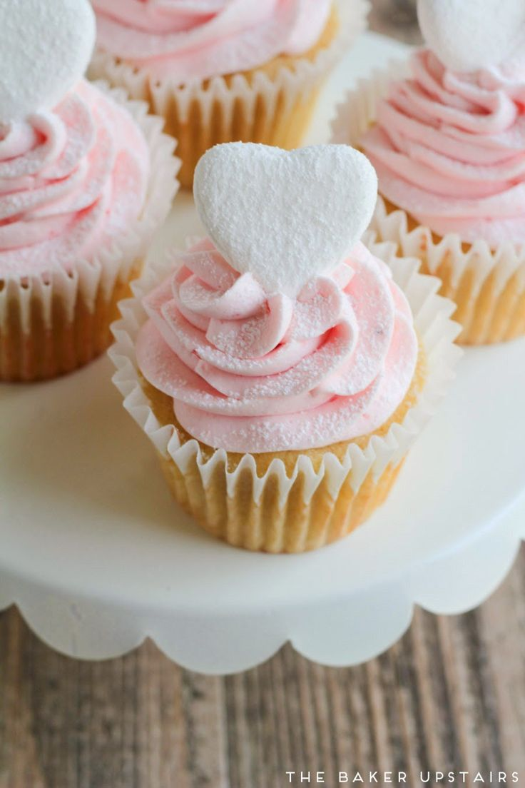 15 Valentine's Day Cupcakes | Baking You Happier