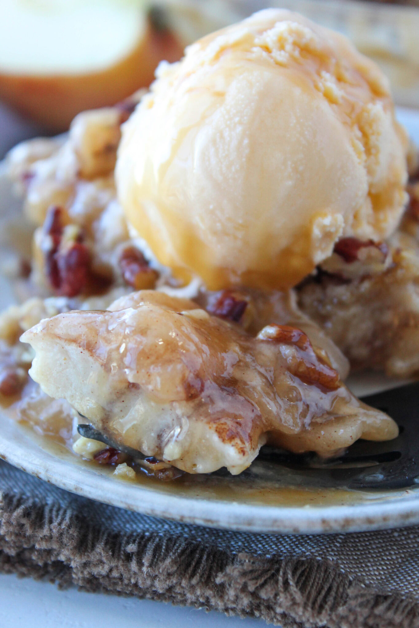 Cinnamon Roll Apple Pie | Baking You Happier